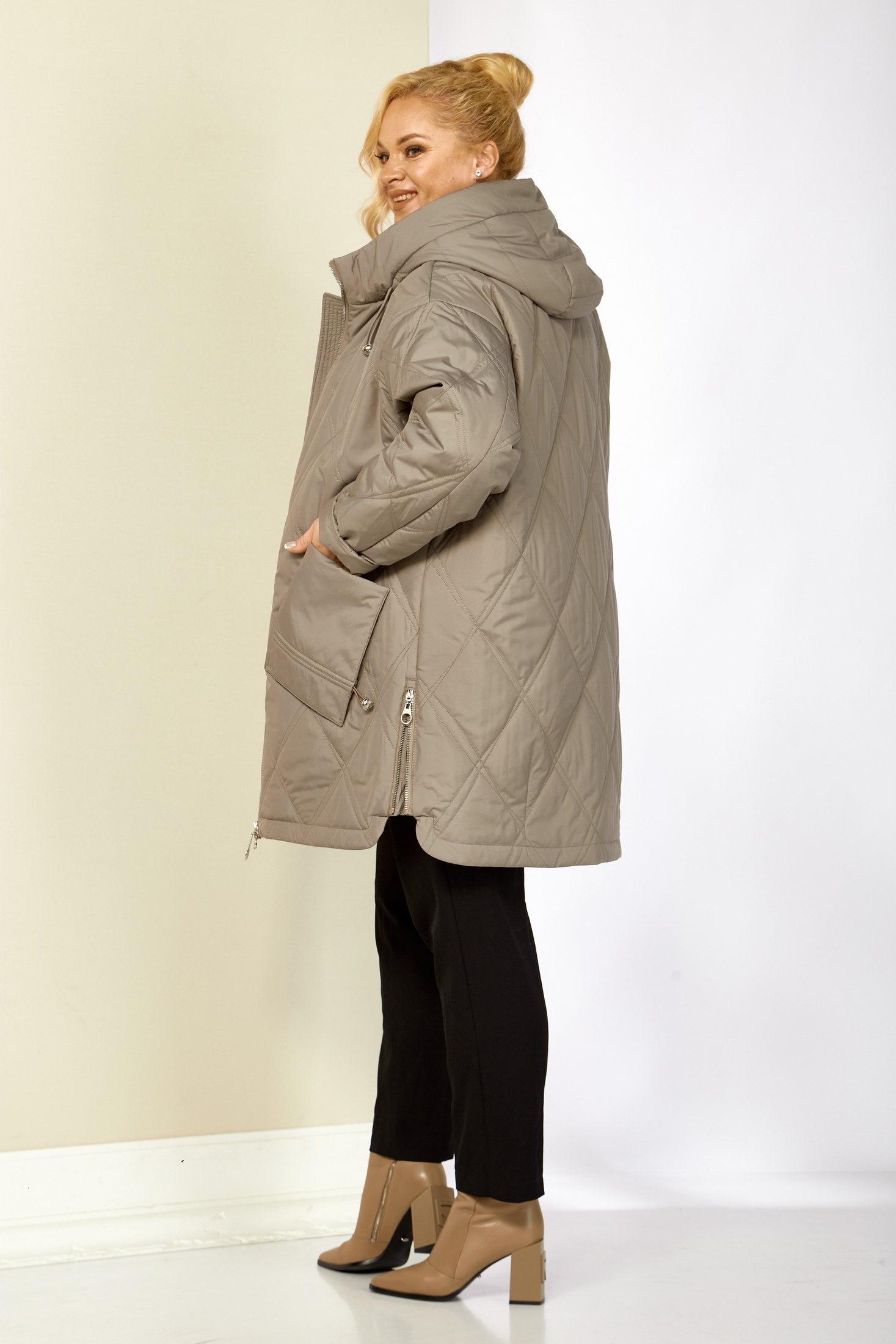 Куртка 2198 бежево-серый Shetti купить в интернет магазине | в наличии